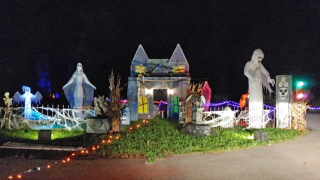 Local Event Spotlight: Halloween Drive-Thru at Lake Metroparks Farmpark ...